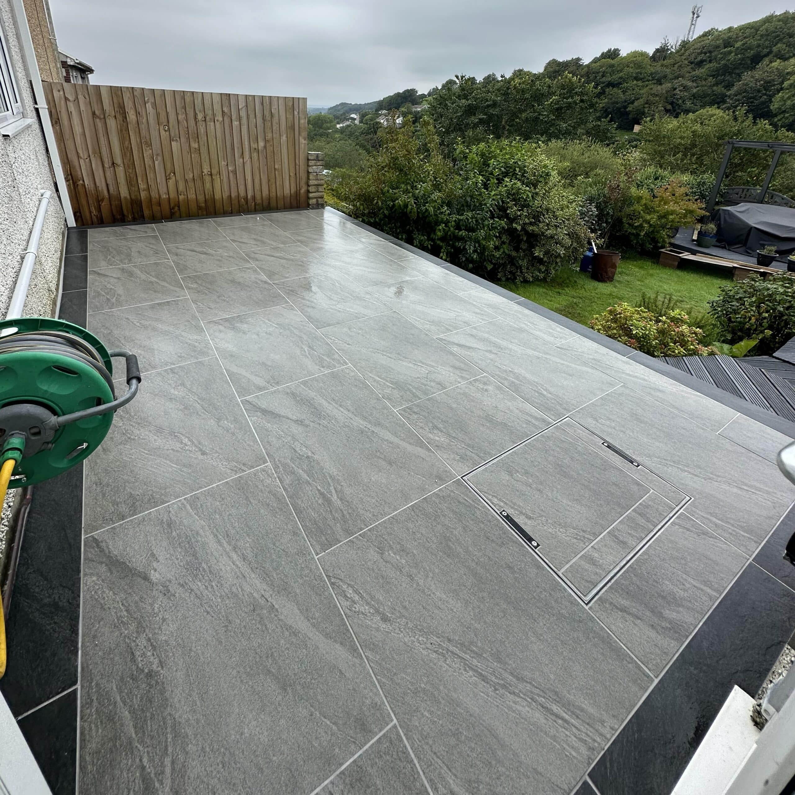 Outdoor Porcelain Tiles - Anthracite Light Grey - Port Stone