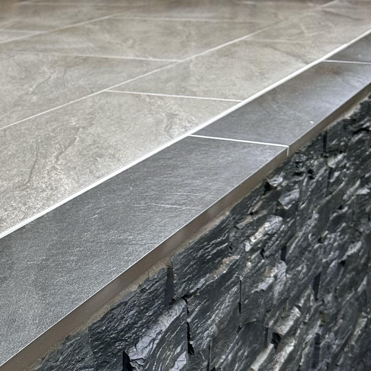 Outdoor Porcelain Tiles Edging - County Anthracite - Port Stone