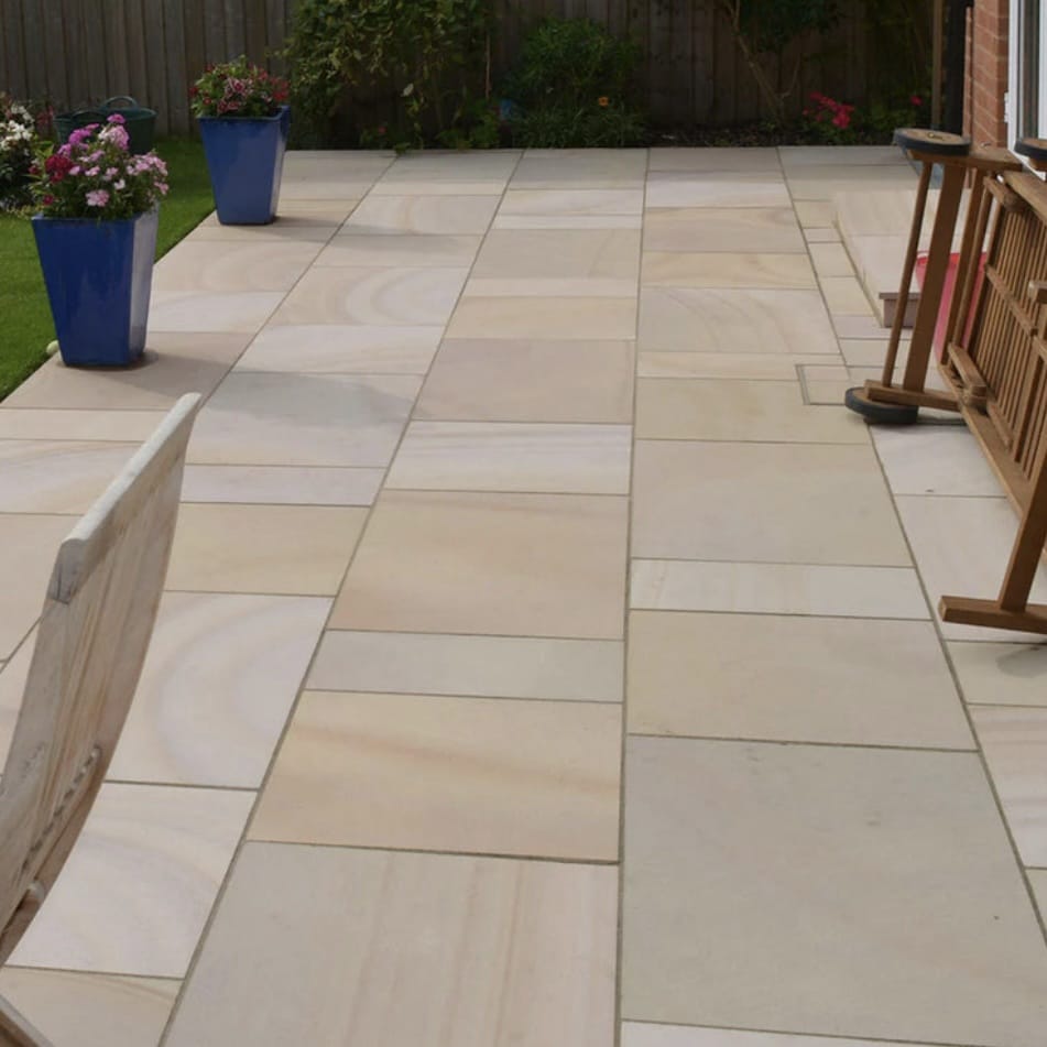 Rippon Buff, Smooth & Sawn Indian Sandstone Paving Slabs - 20mm Thick ...