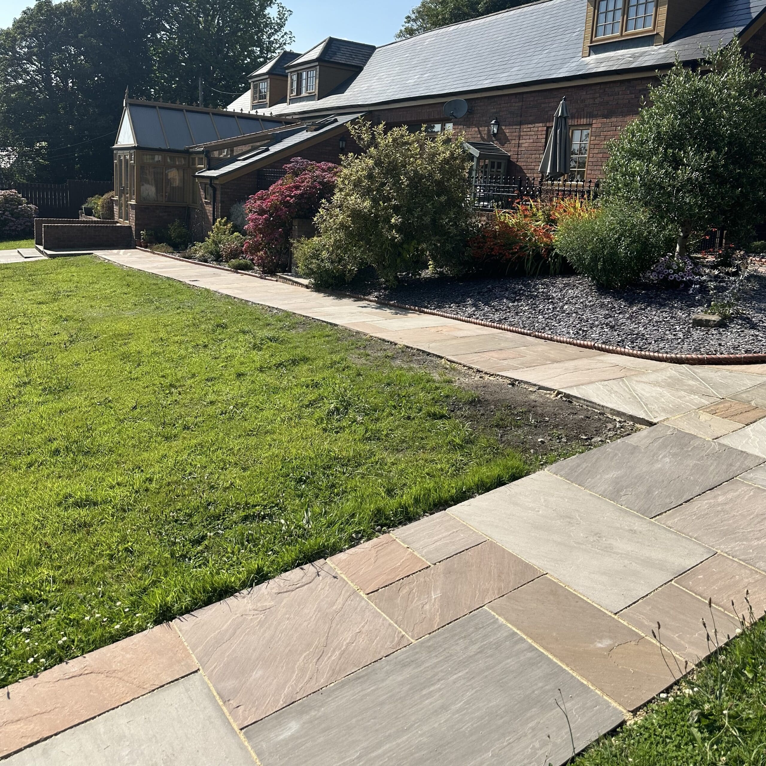 Raj Blend - Riven Indian Sandstone Paving Slab Patio Pack - 22mm Thick ...